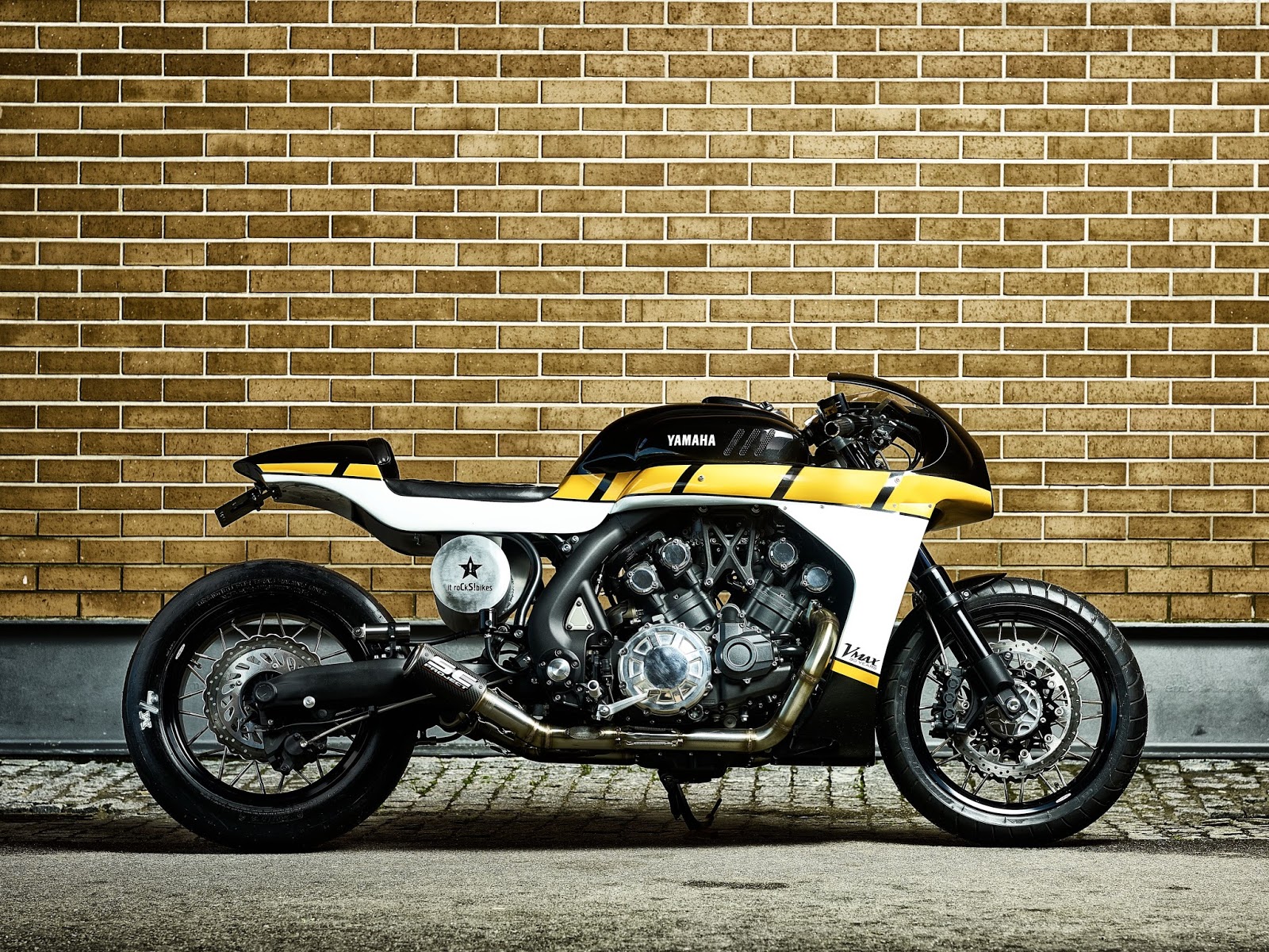 VMAX ‘CS_07 GASOLINE - RocketGarage - Cafe Racer Magazine