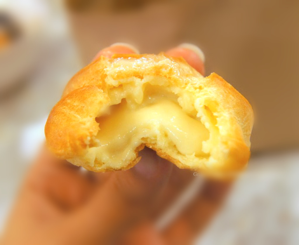 Explore Malacca : One Bite Durian Puff