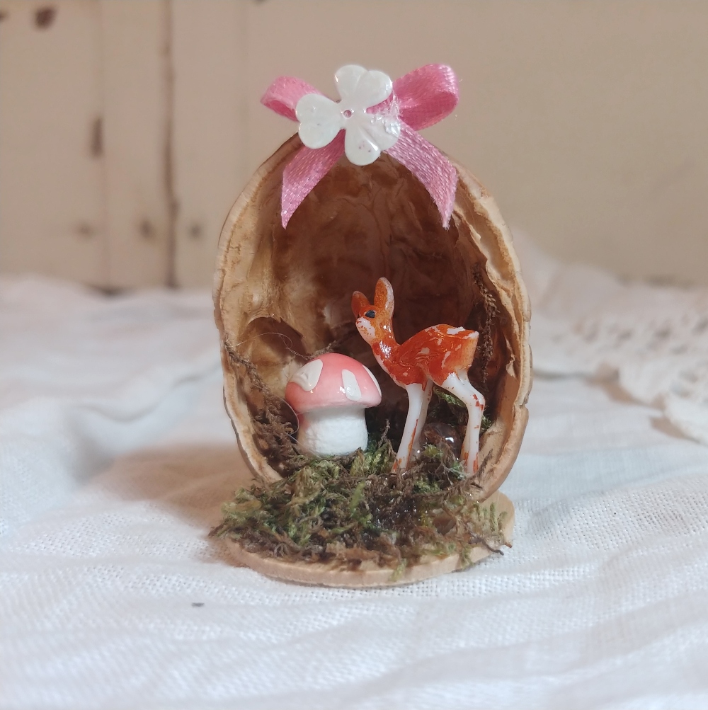 Miniature Scenes from Walnut Shells - Little Vintage Cottage