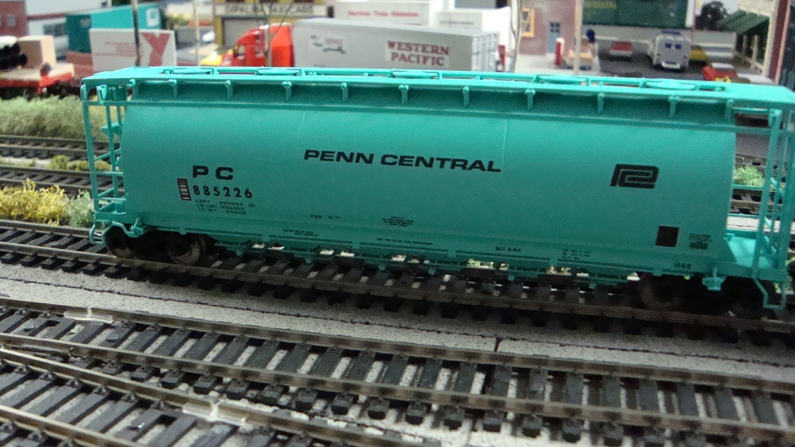 New York Central Train Layout: Penn Central Covered Hopper Project