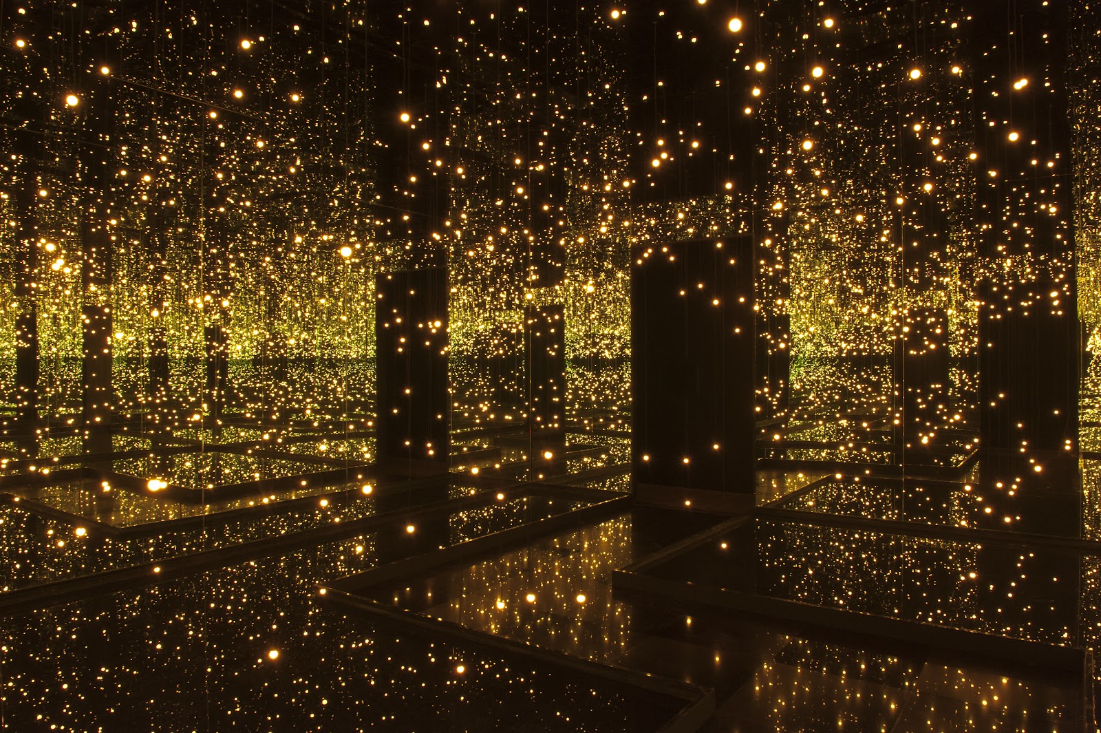 Heart-Shaped Box: Gallery: Infinity Mirrored Room