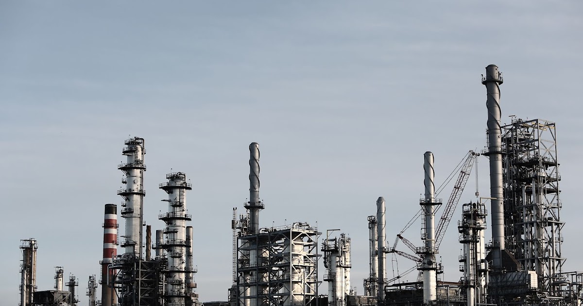 The Economics of Petroleum Refining: How Refineries Make Money
