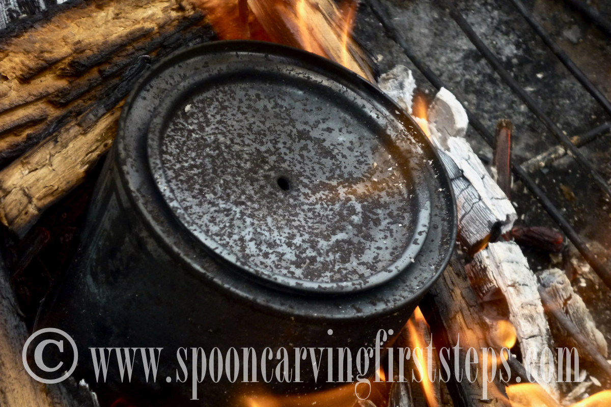 Jon Mac.Spoon Carving First Steps: Char cloth production.