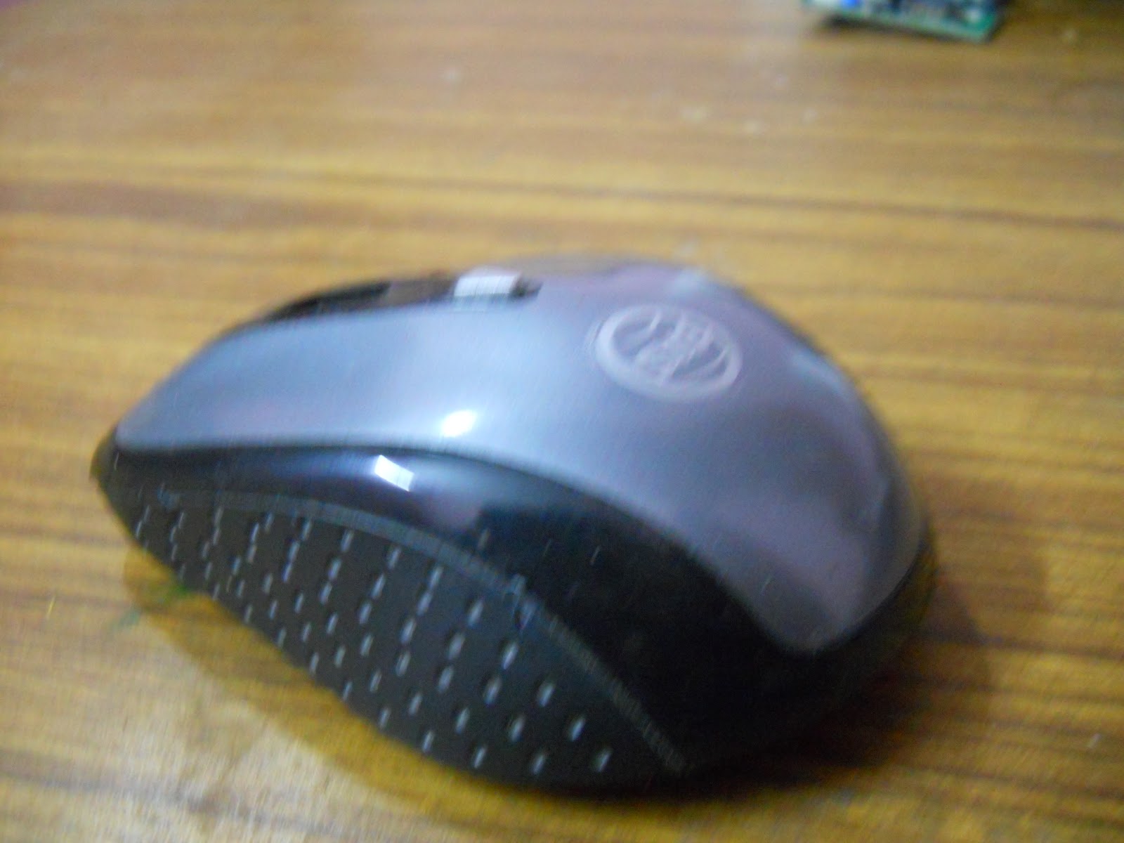 EVER WONDER WHATS INSIDE: INSIDE A WIRELESS OPTICAL MOUSE