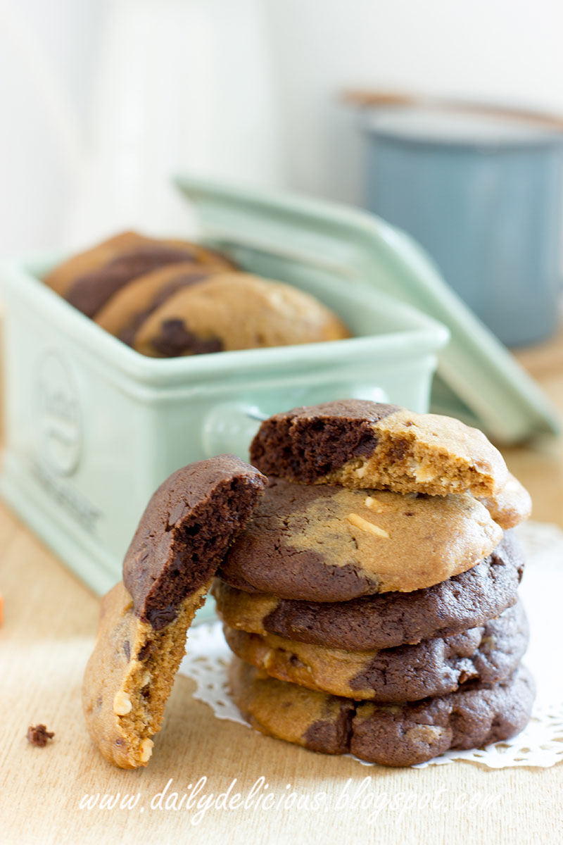 dailydelicious thai: Choco Peanut cookies: Best of both in one piece