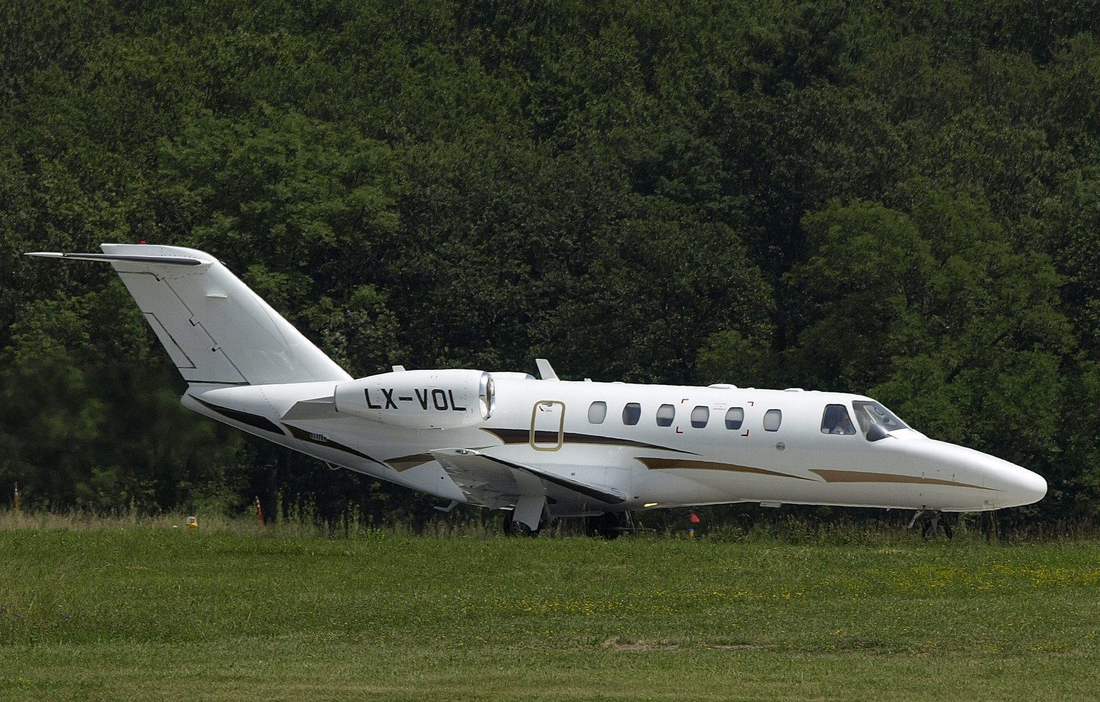 FLUGZEUGE Privatjets etc: LX-VOL Cessna 525A CitationJet CJ2 C25A