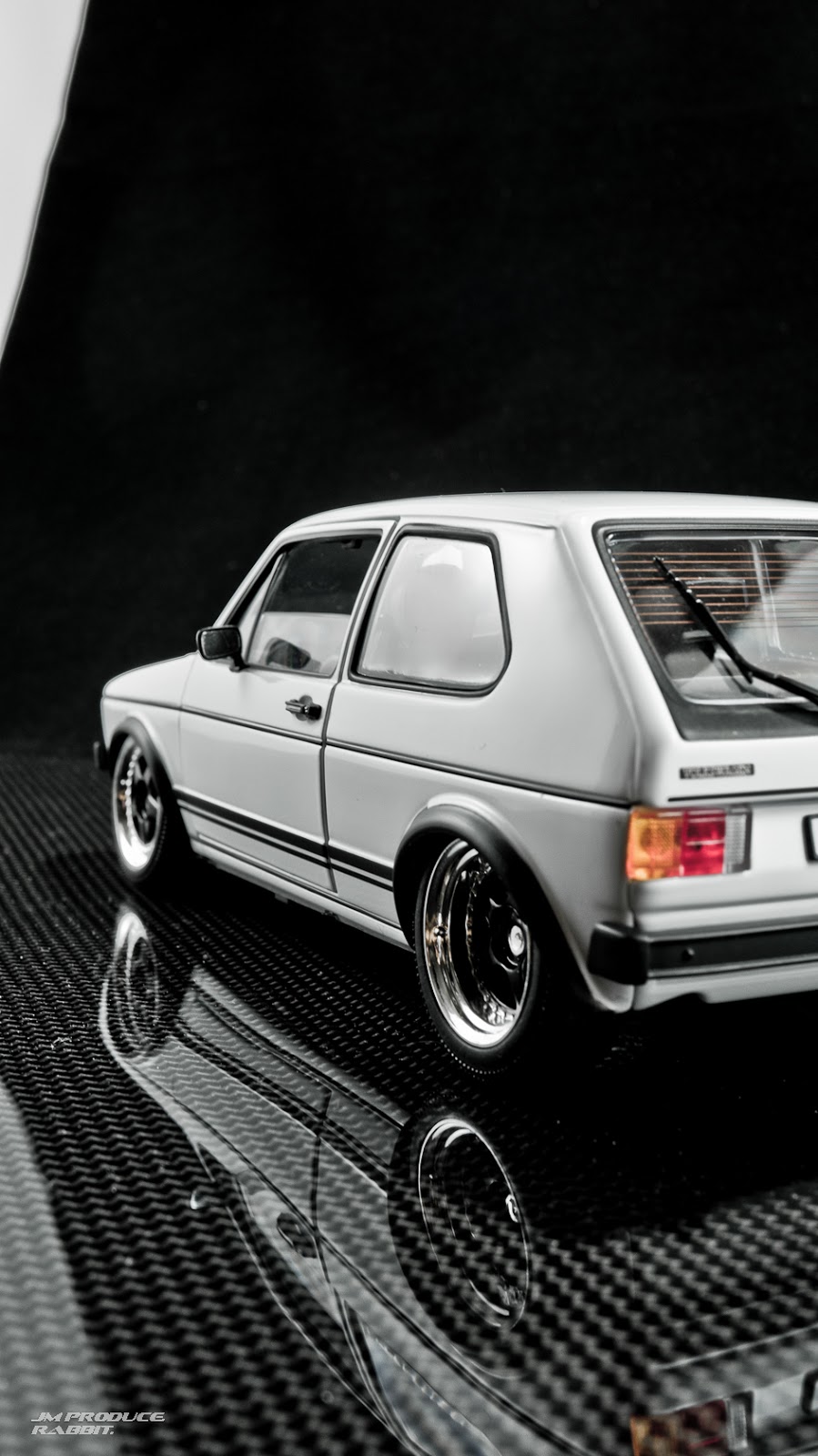*: VW Golf MK1 (Rabbit) Lay-low and Hellaflush (Norev 1:18)