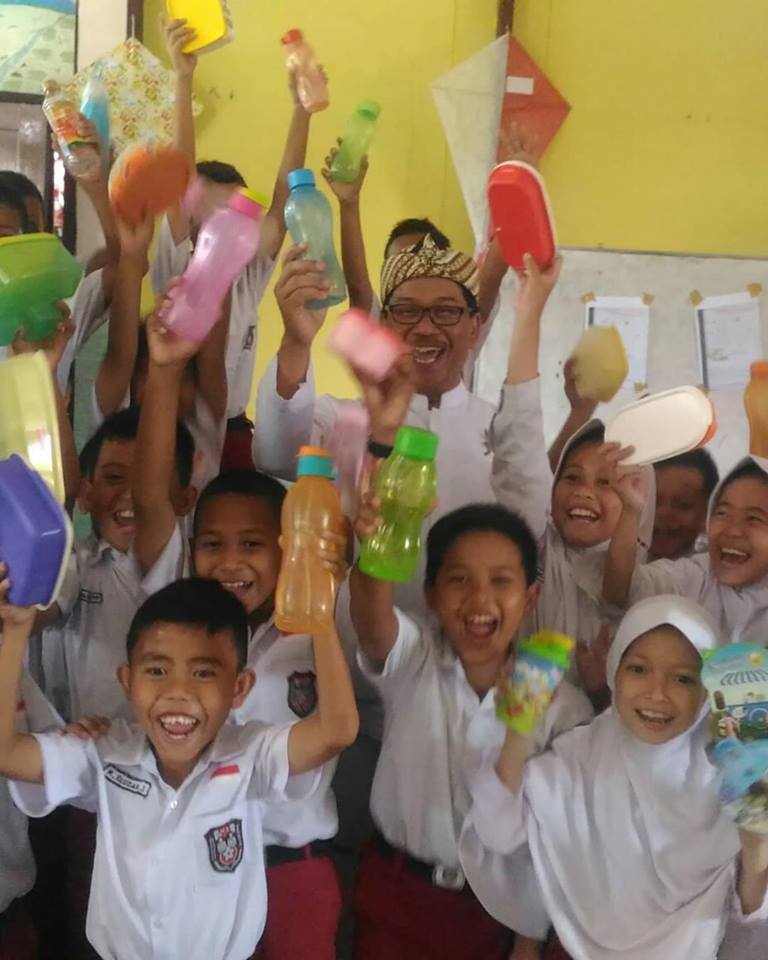 “Disdik Kota Bogor Wajibkan Siswa Membawa Ompreng dan Botol Minum”