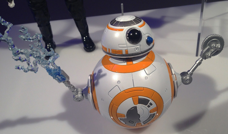 NYCC 2015 - STAR WAR: THE FORCE AWAKENS Spoiler Alert For BB-8 Figure