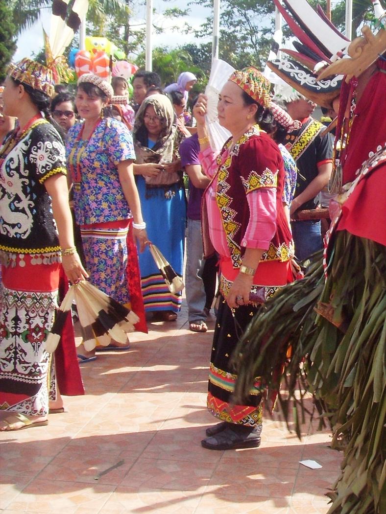 Mahakam Festival 2012: Para Penari diantara HUDOQ