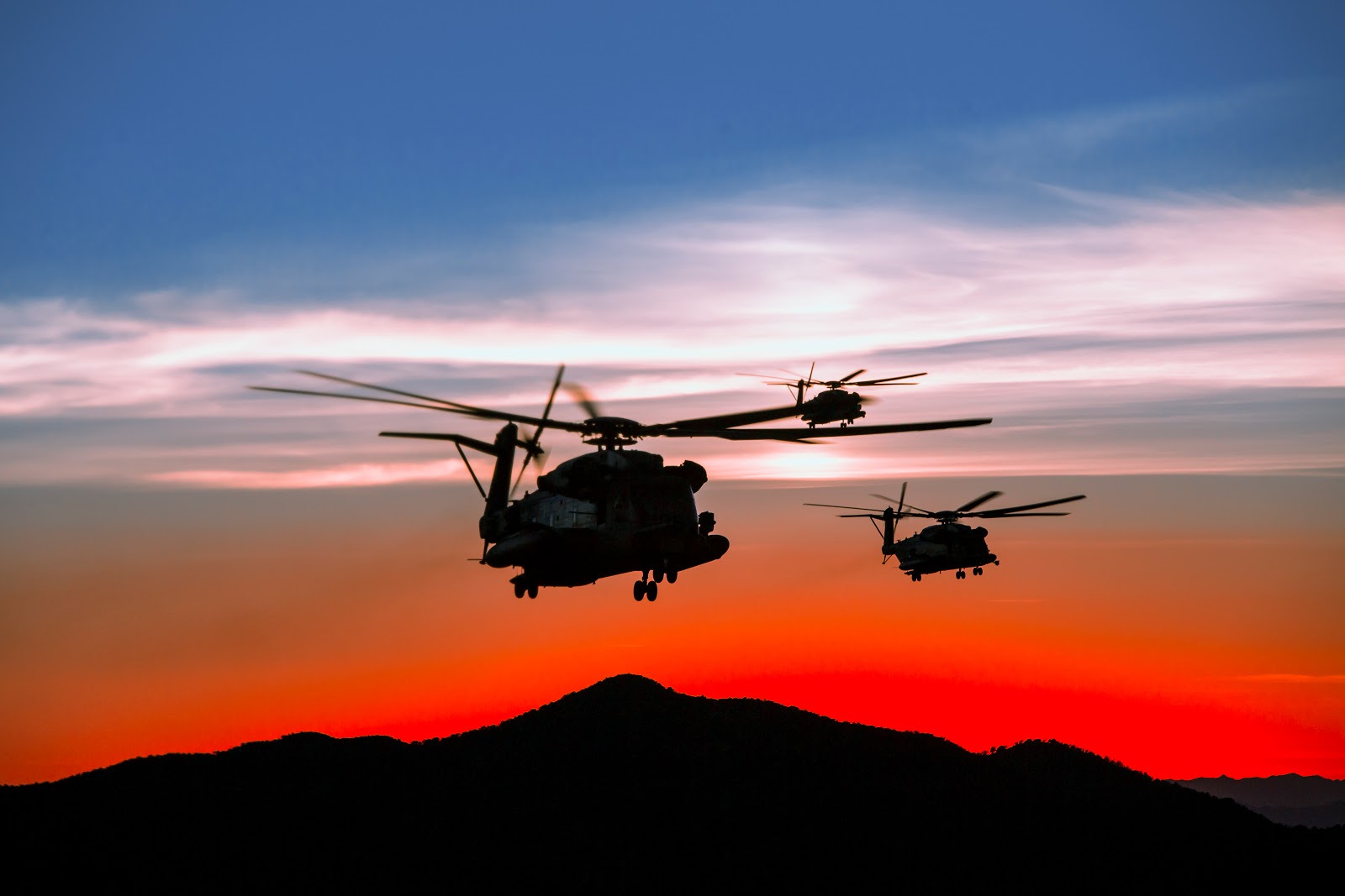 SNAFU!: U.S. Marines Conduct Long Range Raid with CH-53E Super Stallion ...
