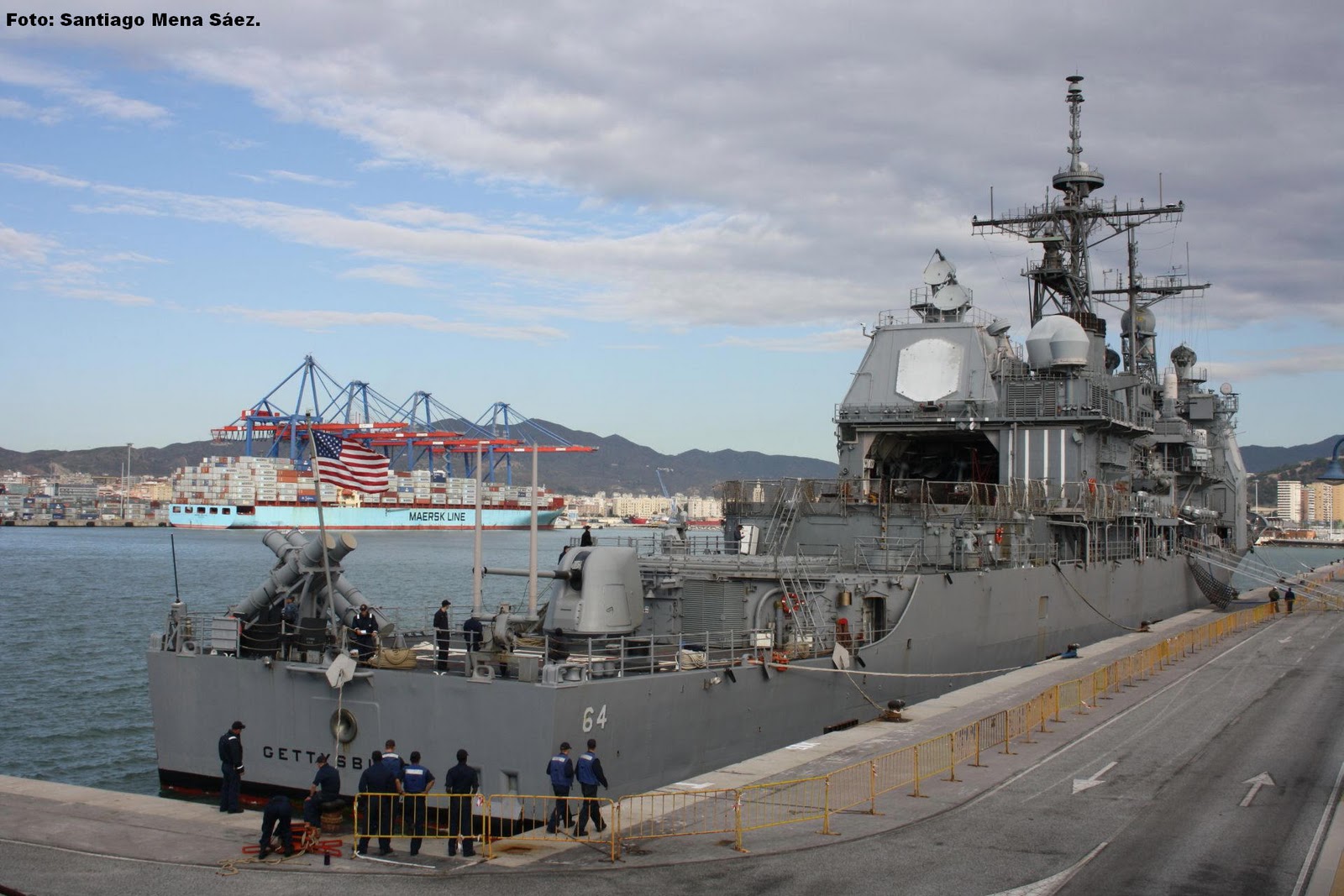 Barcos en Málaga: El CG-64 USS Gettysburg visita Málaga.