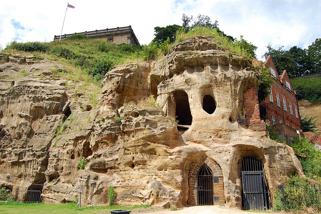 THREADS OF ADVENTURE!: Sandstone caves of Nottingham