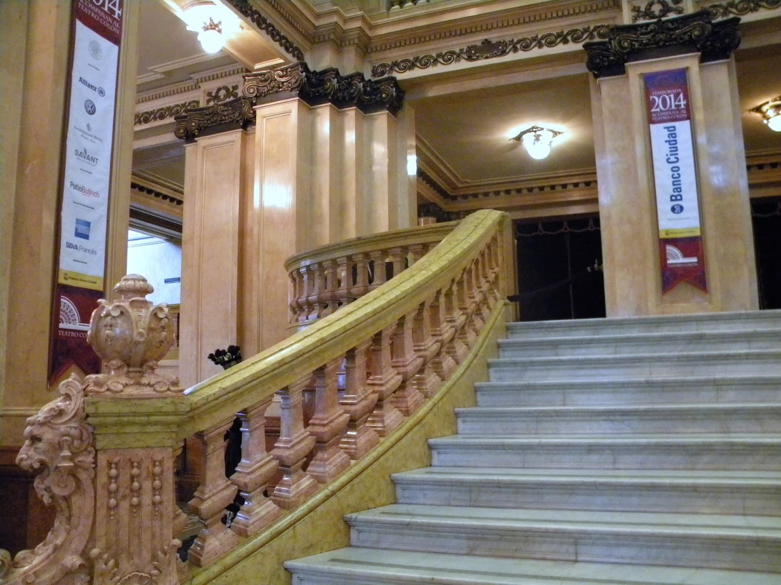 Explorador Turístico: Teatro Colón