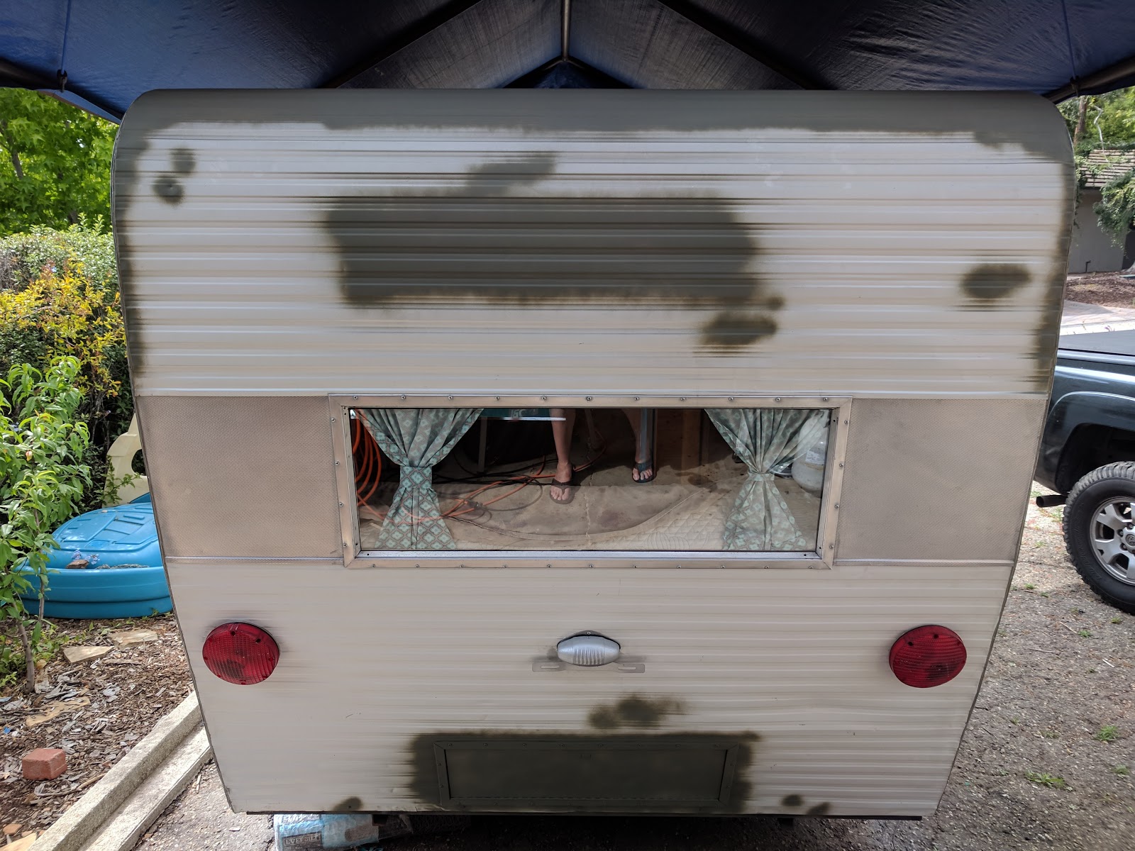 1965 Field and Stream Travel Trailer: The $100 paint job that costs $350
