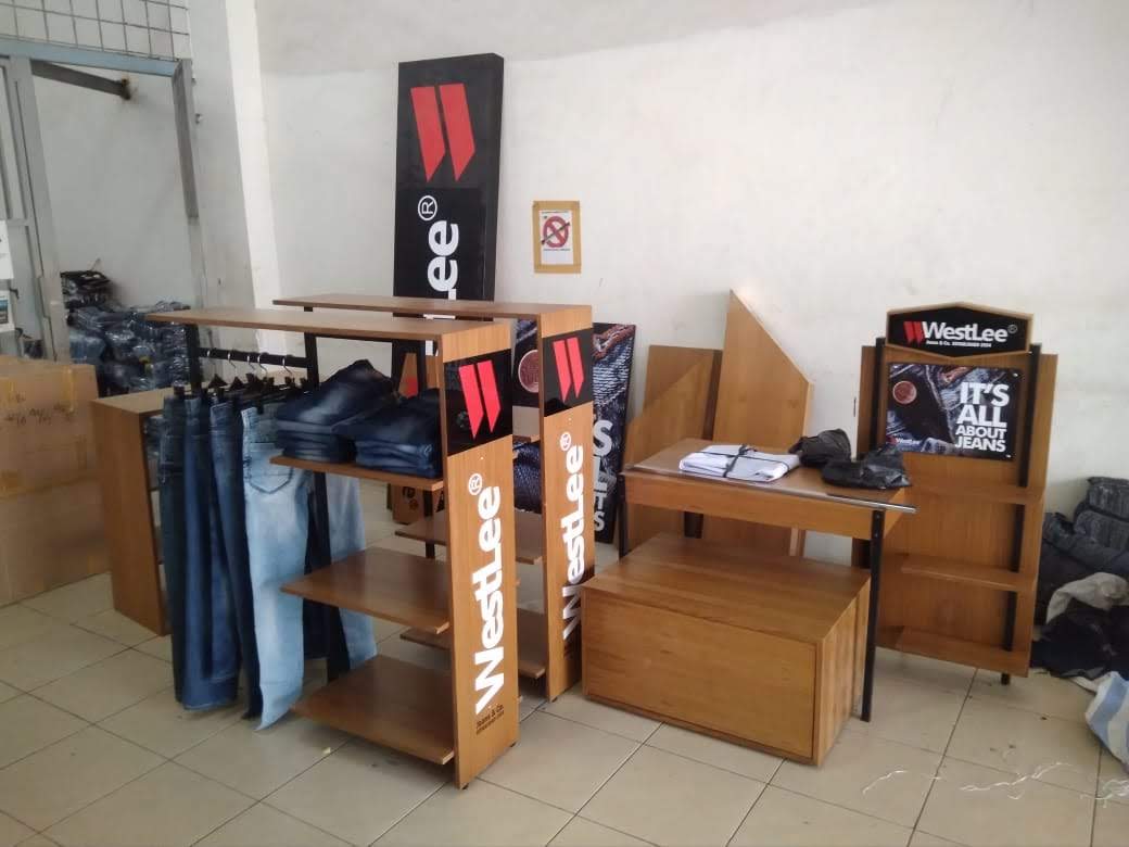 RAK DISPLAY PAJANGAN DISTRO | Dzahra Furniture