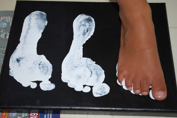 The Moody Fashionista: Halloween Ghost Feet