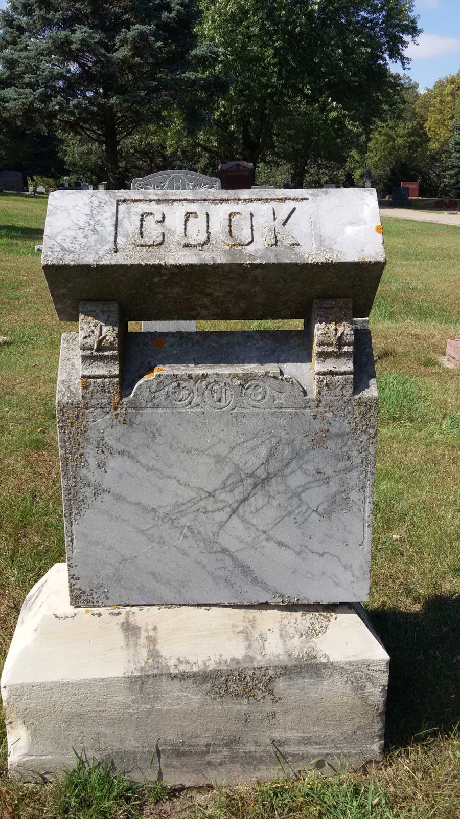 Kossuth County History Buff: RIVERVIEW CEMETERY