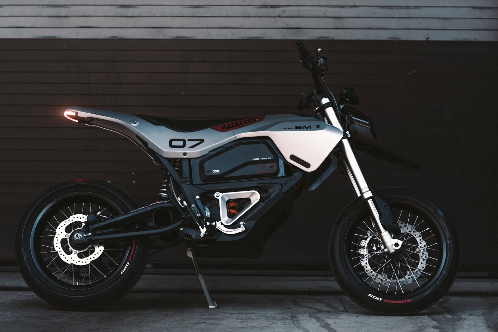 Zero SM Custom x Huge Design SF - RocketGarage - Cafe Racer Magazine
