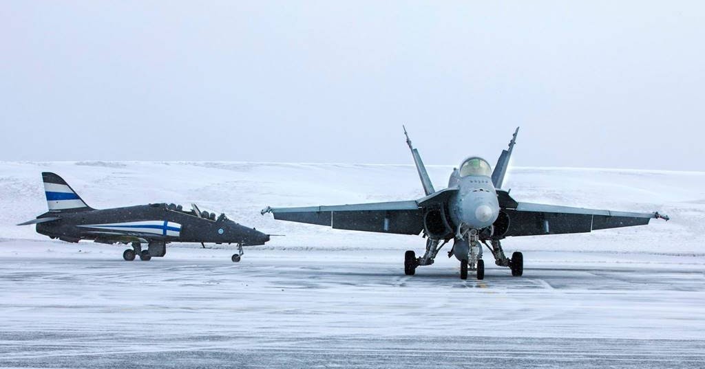 YOUNG FINNISH HAWK PILOTS PRACTICE TO FIGHT AGAINST HORNETS - Blog ...