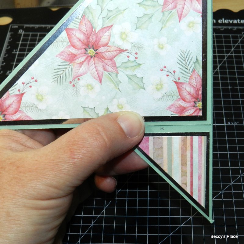 Beccy's Place: Tutorial - Pyramid Cards