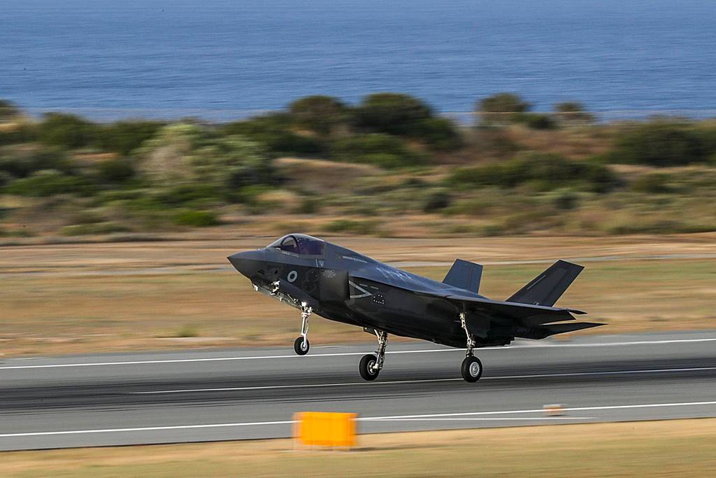 RAF F-35 stealth fighters arrive in Cyprus - Blog Before Flight ...