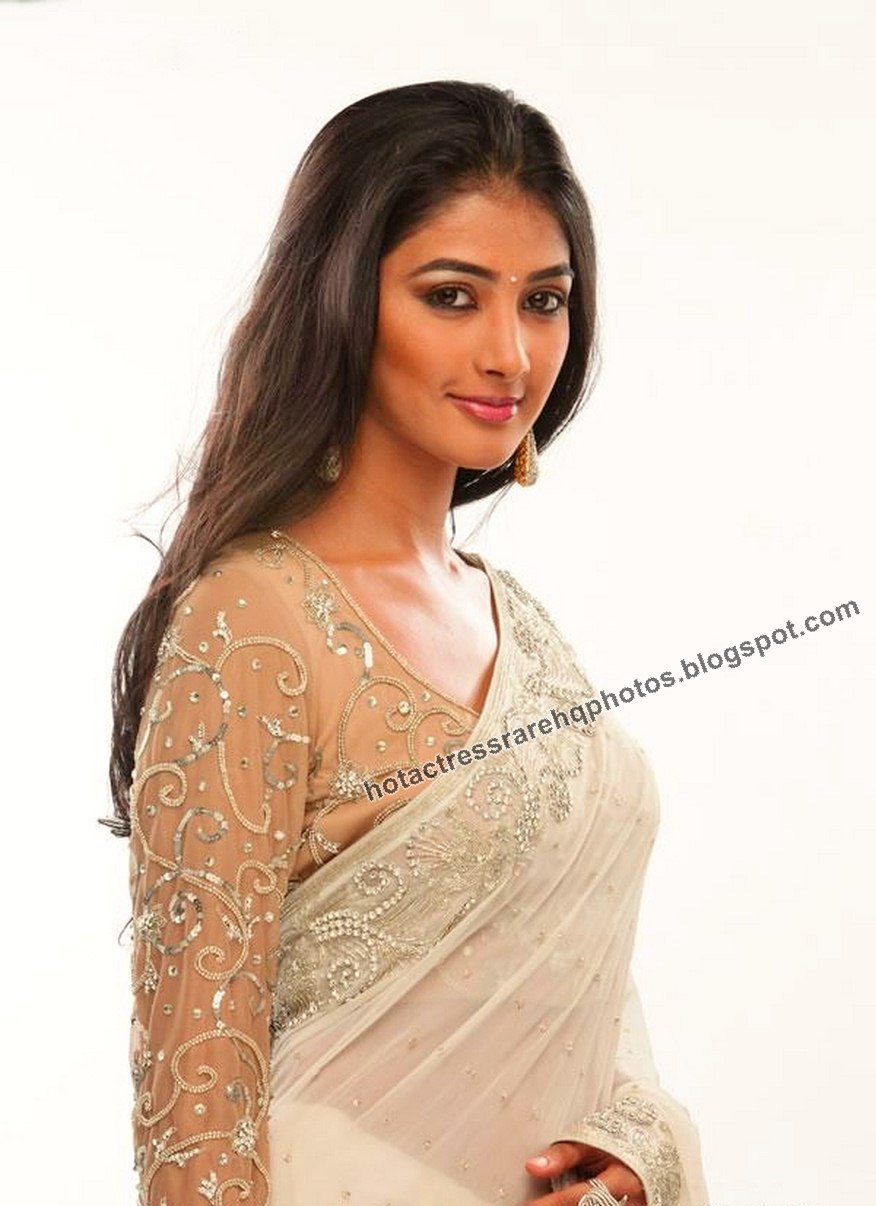 Hot Indian Actress Rare HQ Photos: Actress and Model Pooja Hedge ...