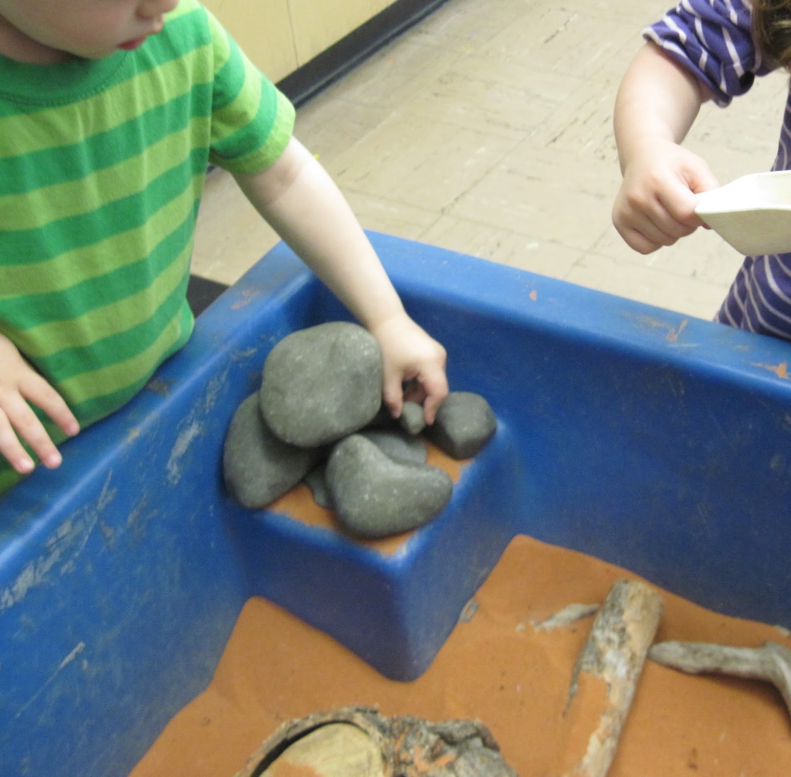 SAND AND WATER TABLES: Rock art