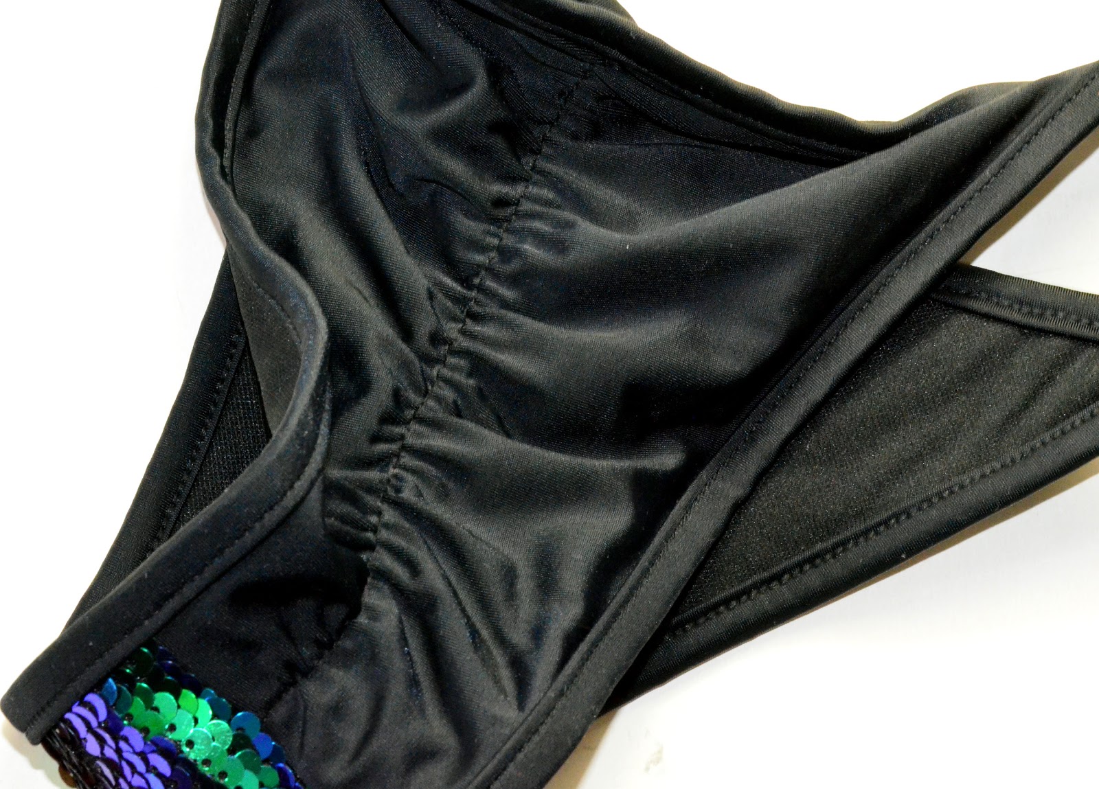 Rysichka: zaful Sequined Scrunch Butt String Bikini Set