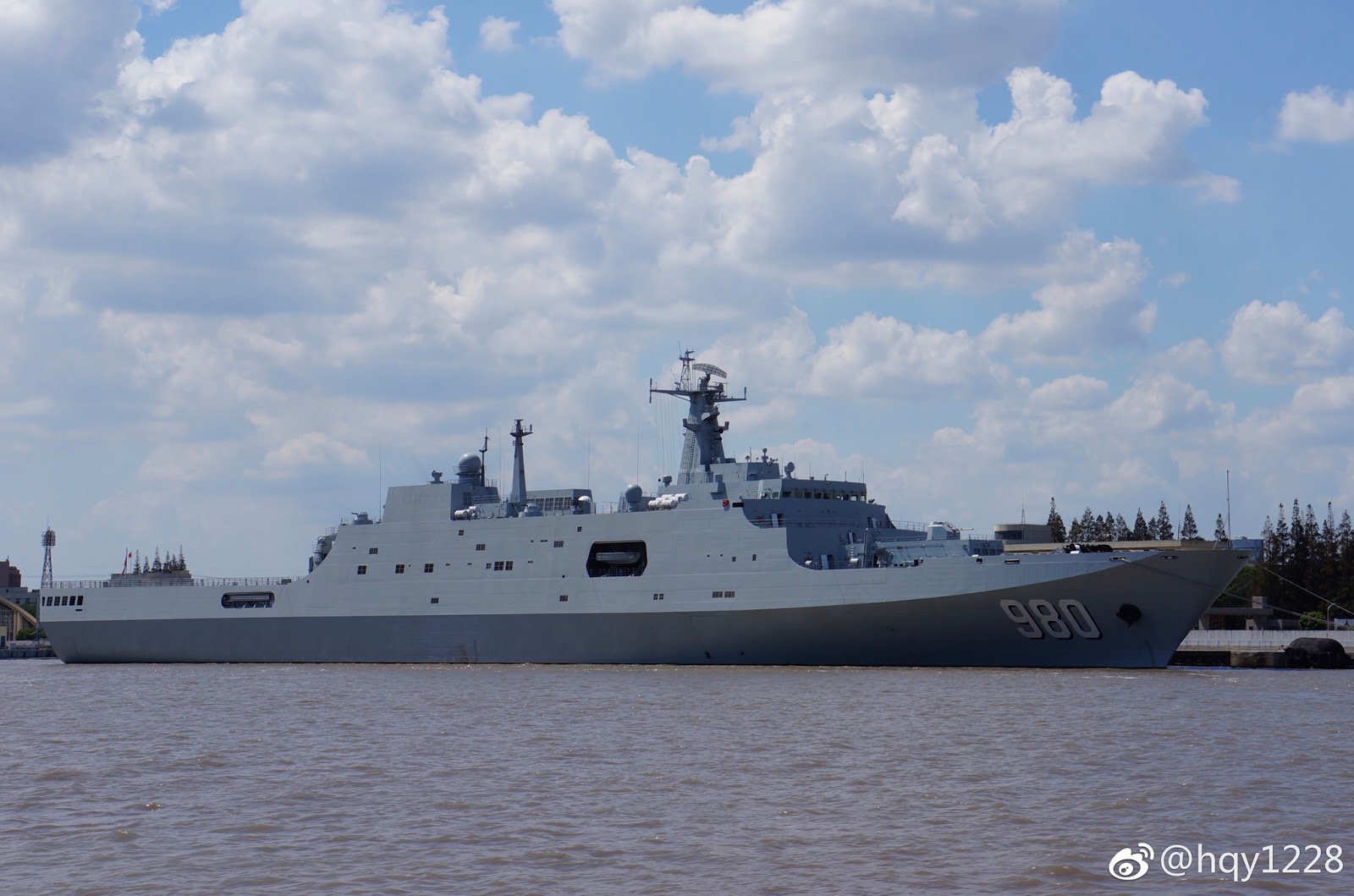 China Defense Blog: The fifth Type 071 LPD