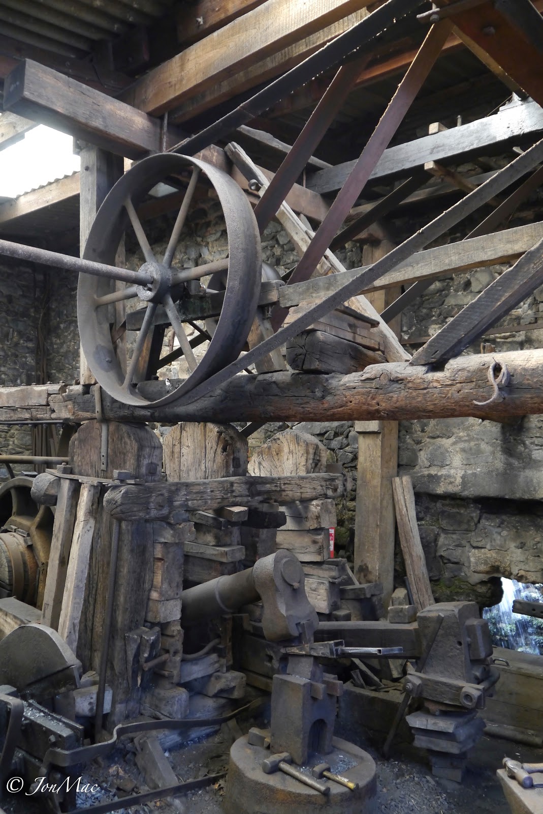 Jon Mac.Spoon Carving First Steps: Finch Foundry.