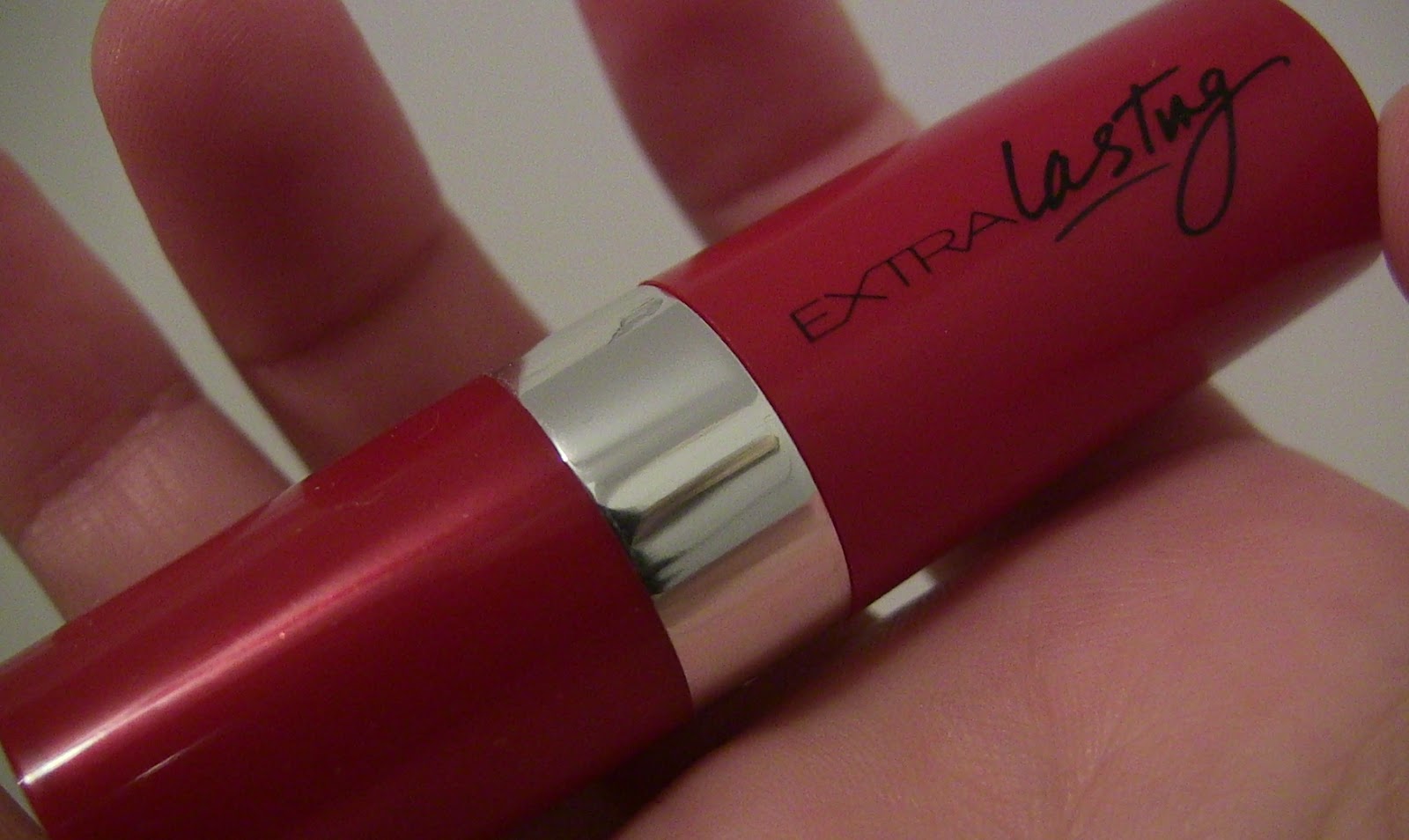 The Lipstick Diva: AVON Extra Lasting Lipstick in Ravishing Rose