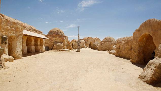 En 5 photos Décor de film Guerre des étoiles a Tozeur - Tunisie Voyage ...