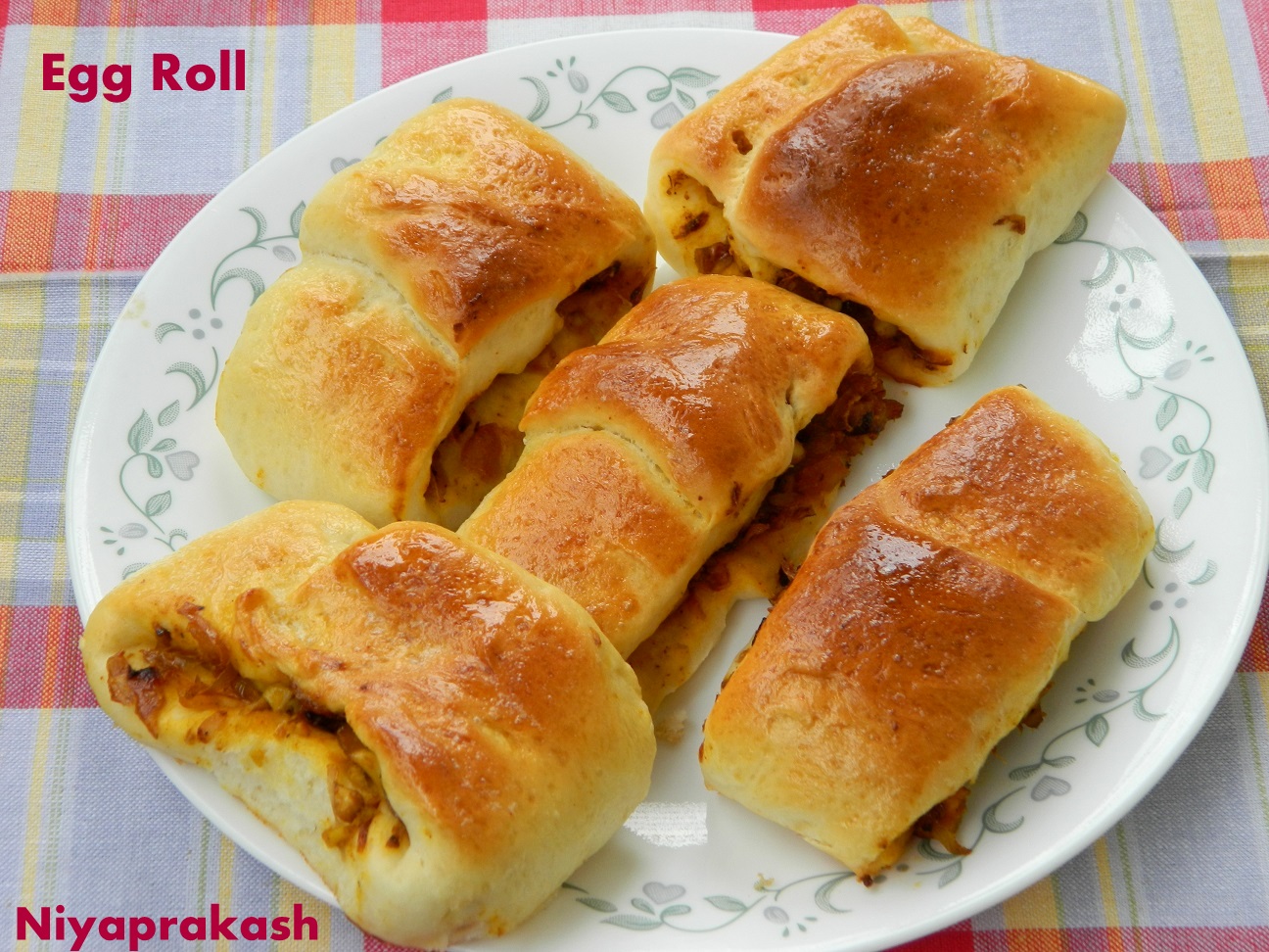 Niya's World: Egg Roll