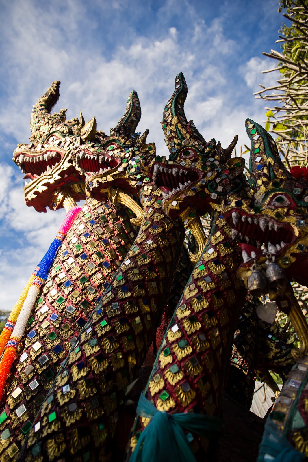 Kultainen temppeli vuorella: Doi Suthep - Menolippu Balille - matkablogi