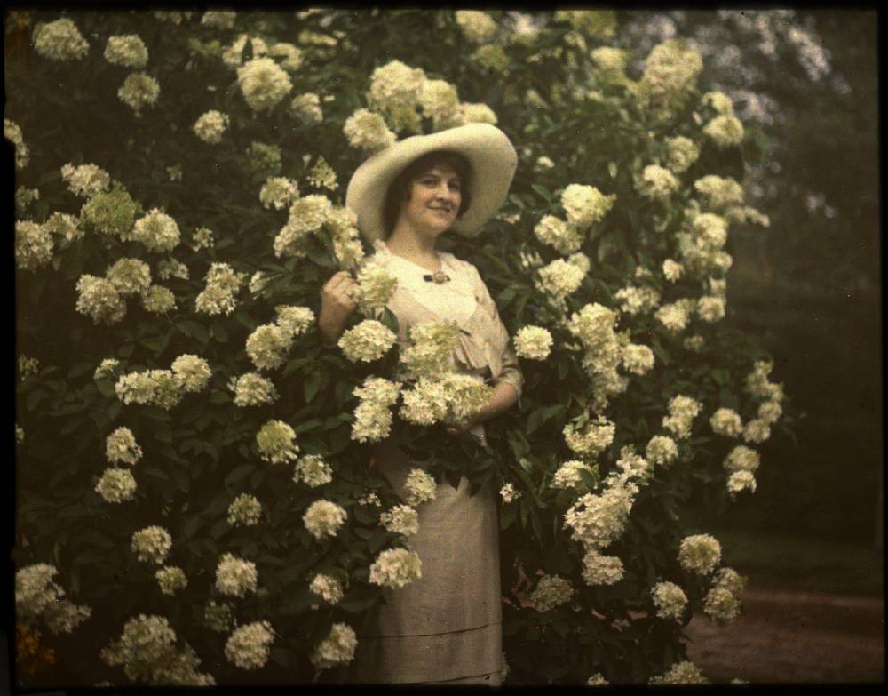 The Early 20th Century through the Eyes of Autochrome