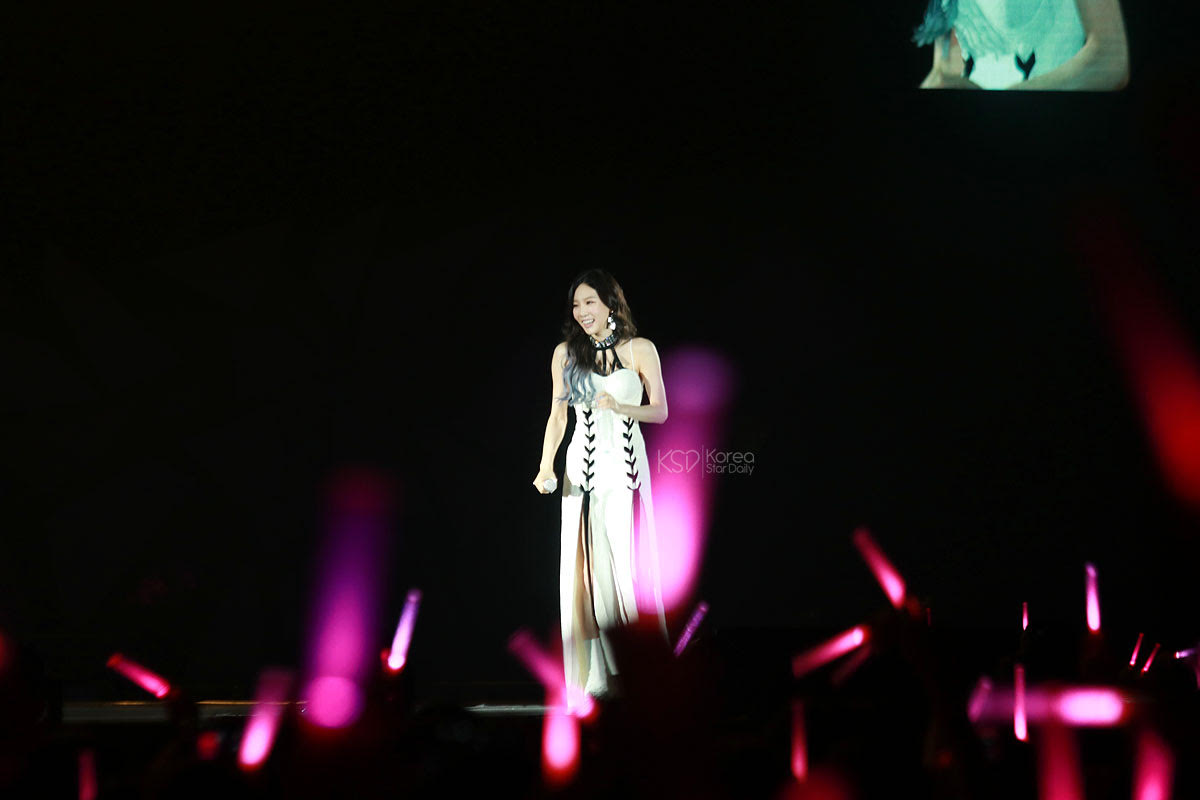 See SNSD TaeYeon's pictures from her 'PERSONA' concert in Hong Kong ...