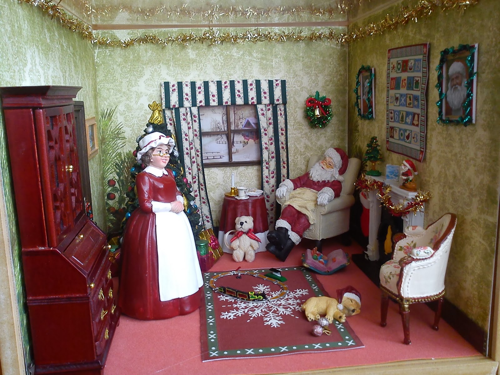 My Miniature World: Christmas Room Box Display