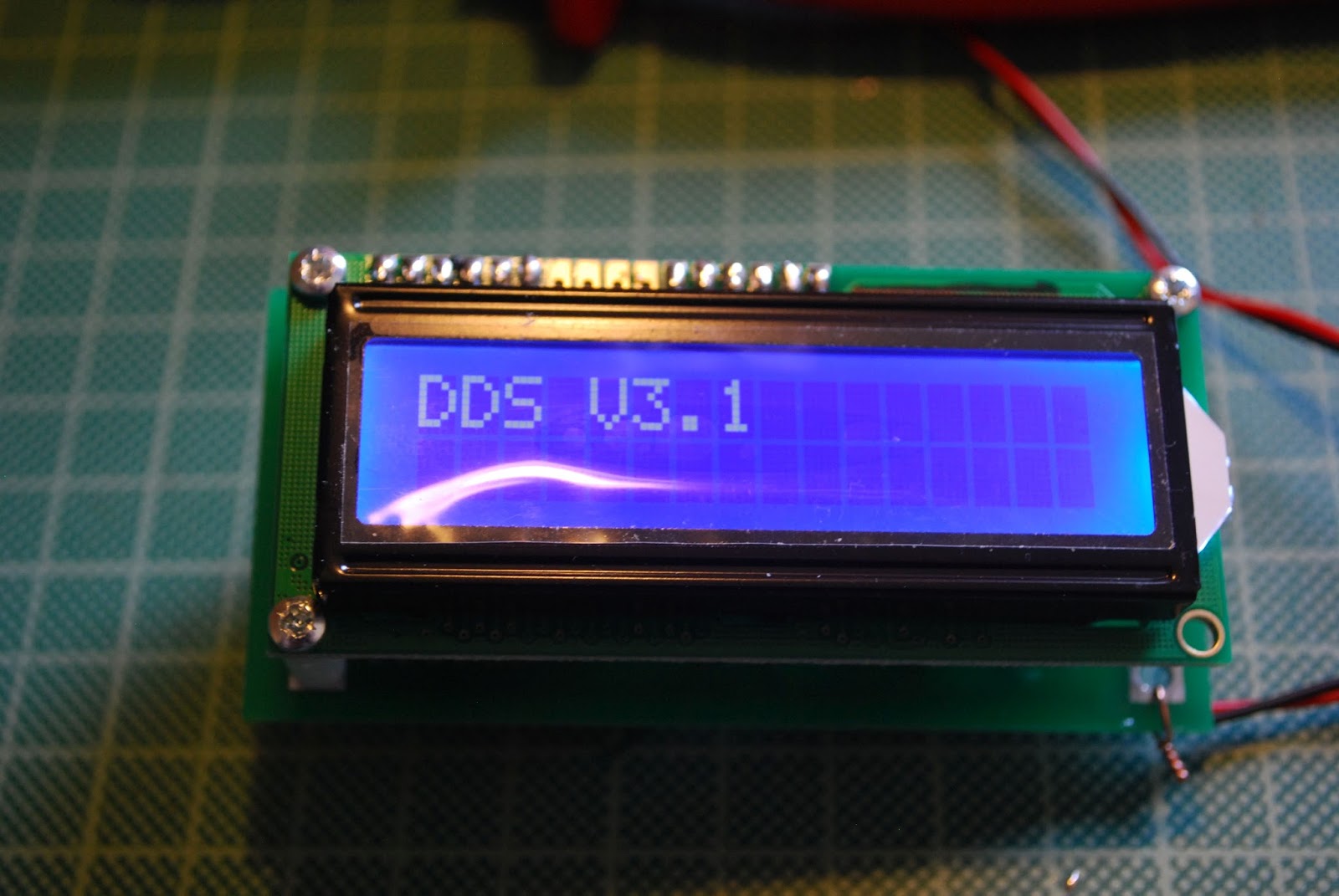 HAMRADIOAL: An inexpensive DDS VFO or Signal Source.
