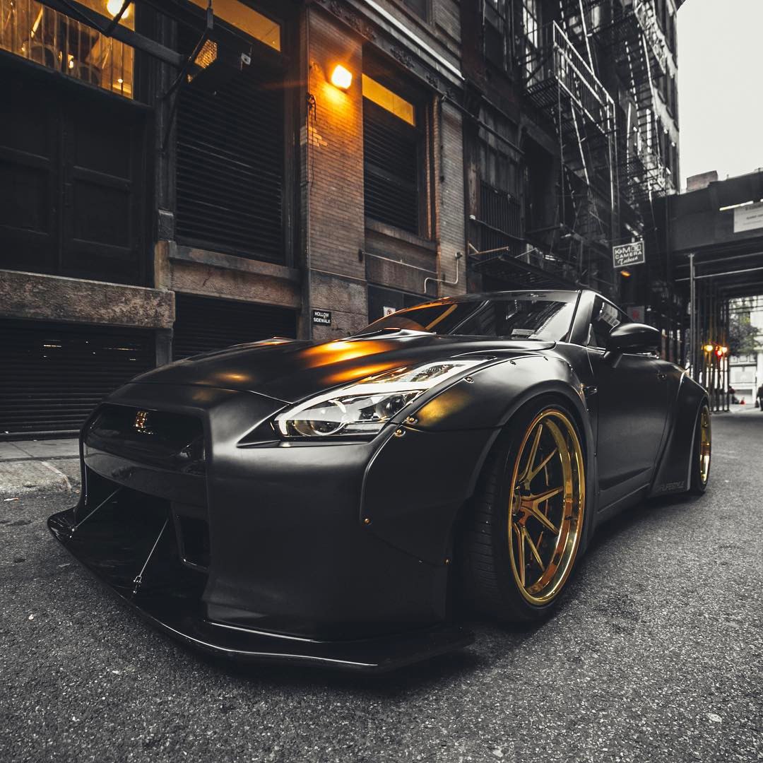 Muscle Cars Americain: GTR R35 "The Ghost Rider" by Liberty Walk