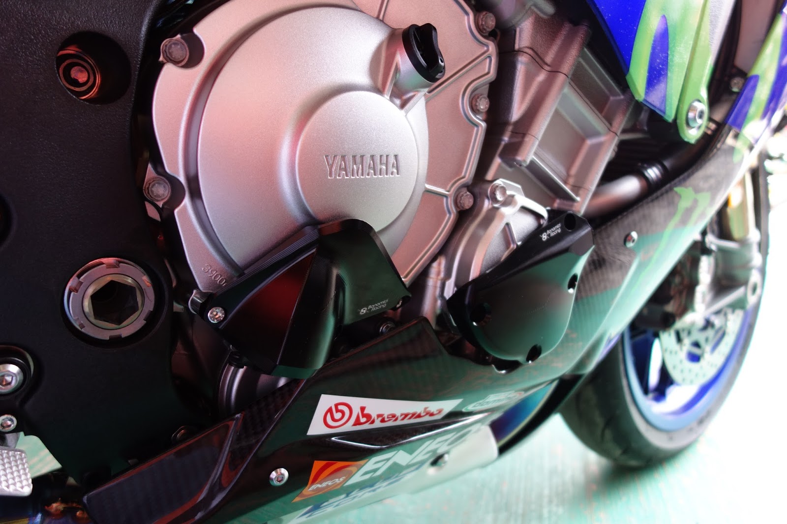 SBK Motoworks: Bonamici Racing parts for R1M/R1 2015