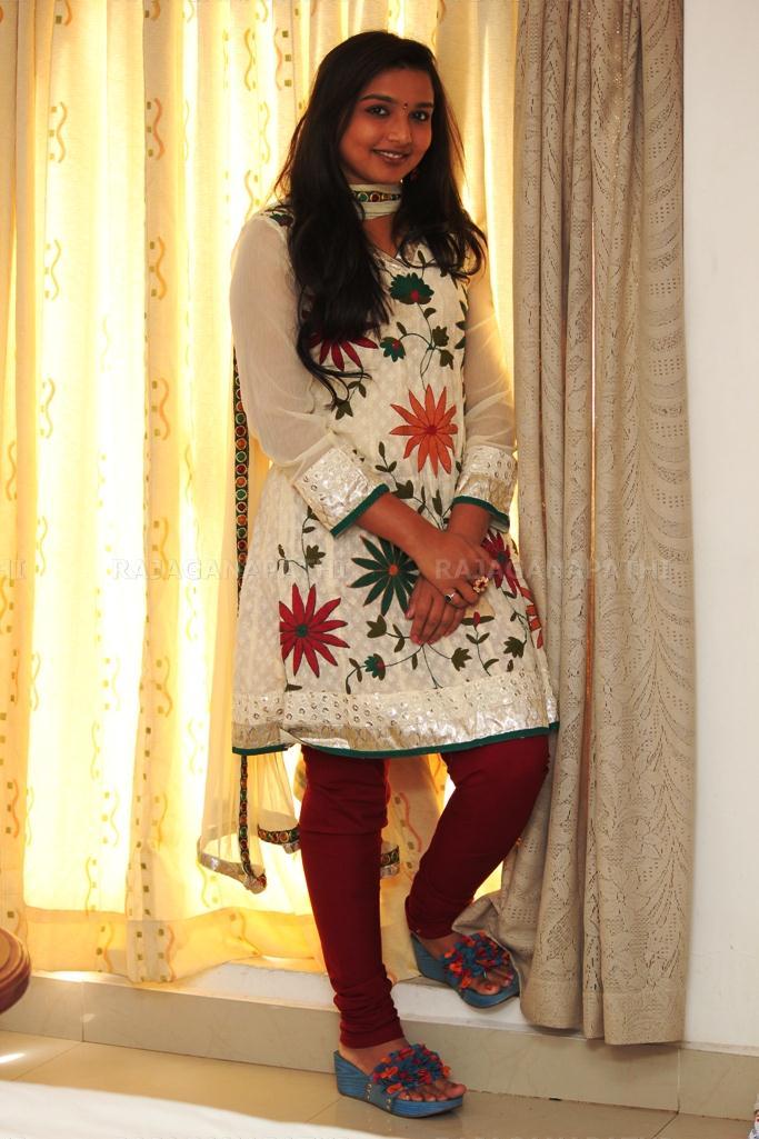 ENGEYUM EPPOTHUM FAME ACTRESS DEEPTHI STILLS COLLECTION | GATEWAY TO ...