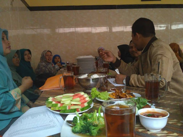 Syawalan Pengurus ATPUSI DIY di Bale Resto Timoho Yogyakarta. Guyub ...