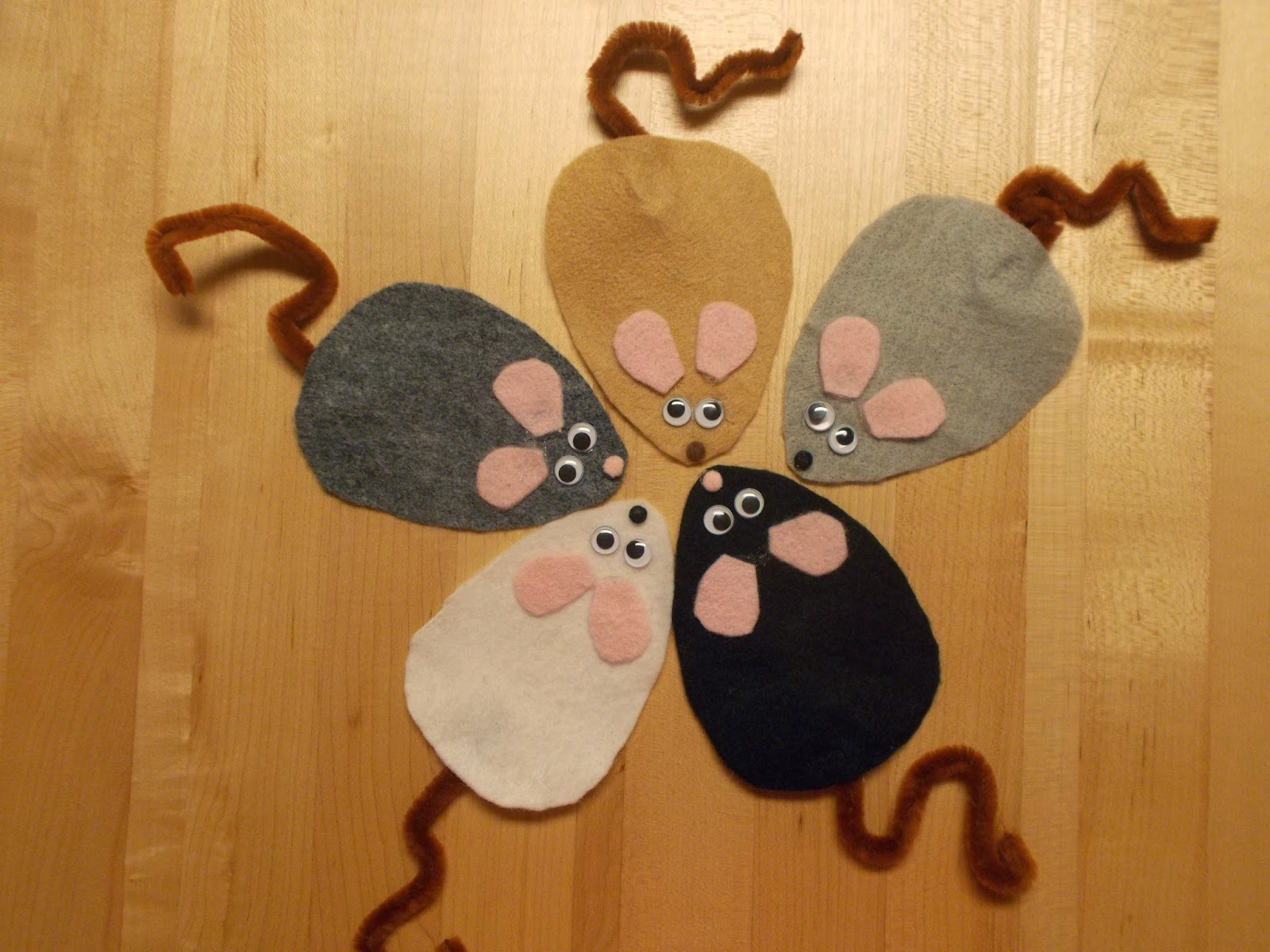 Fun with Friends at Storytime: Mice!