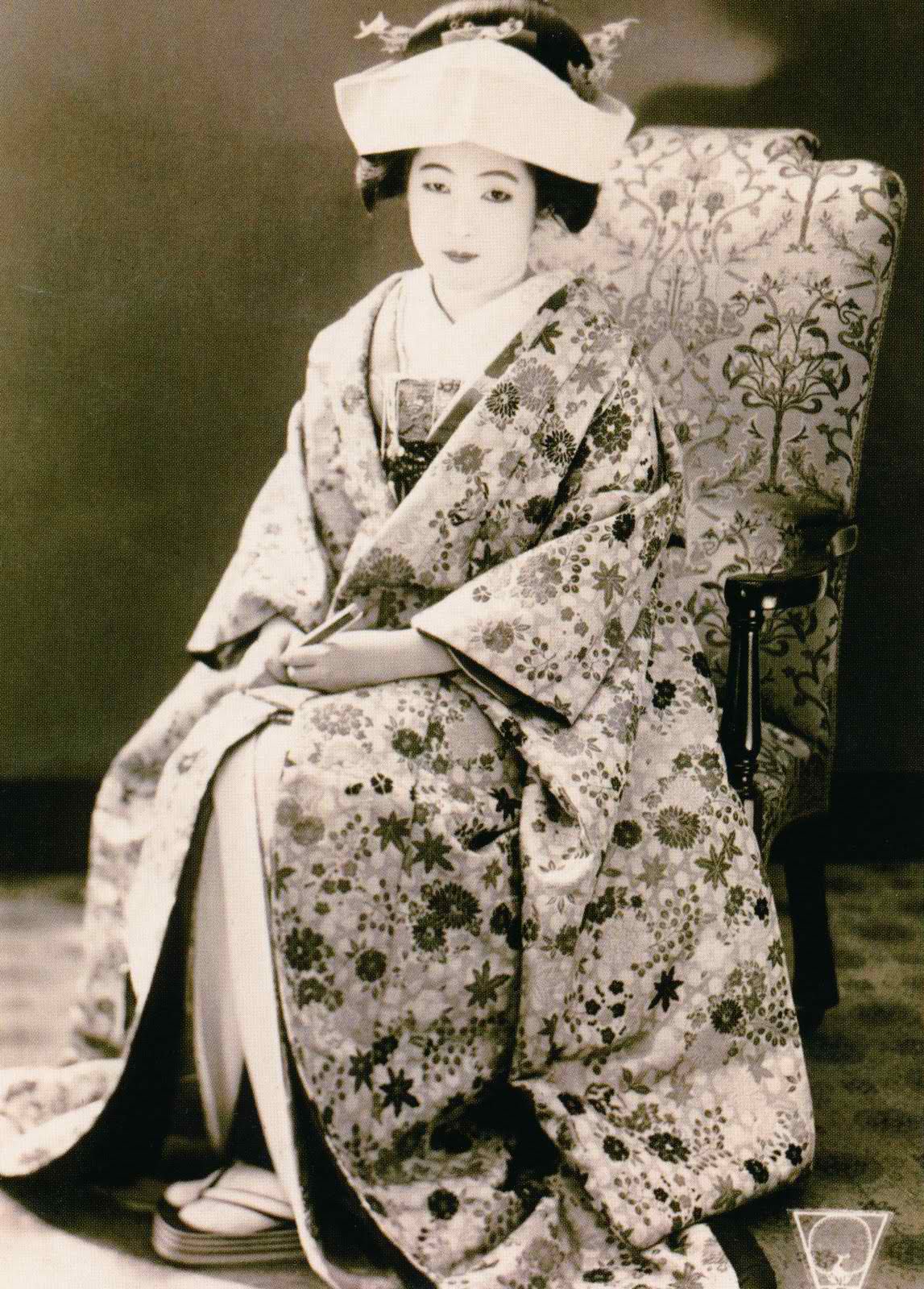 ASIAN FASHION: History of Asian Fashion