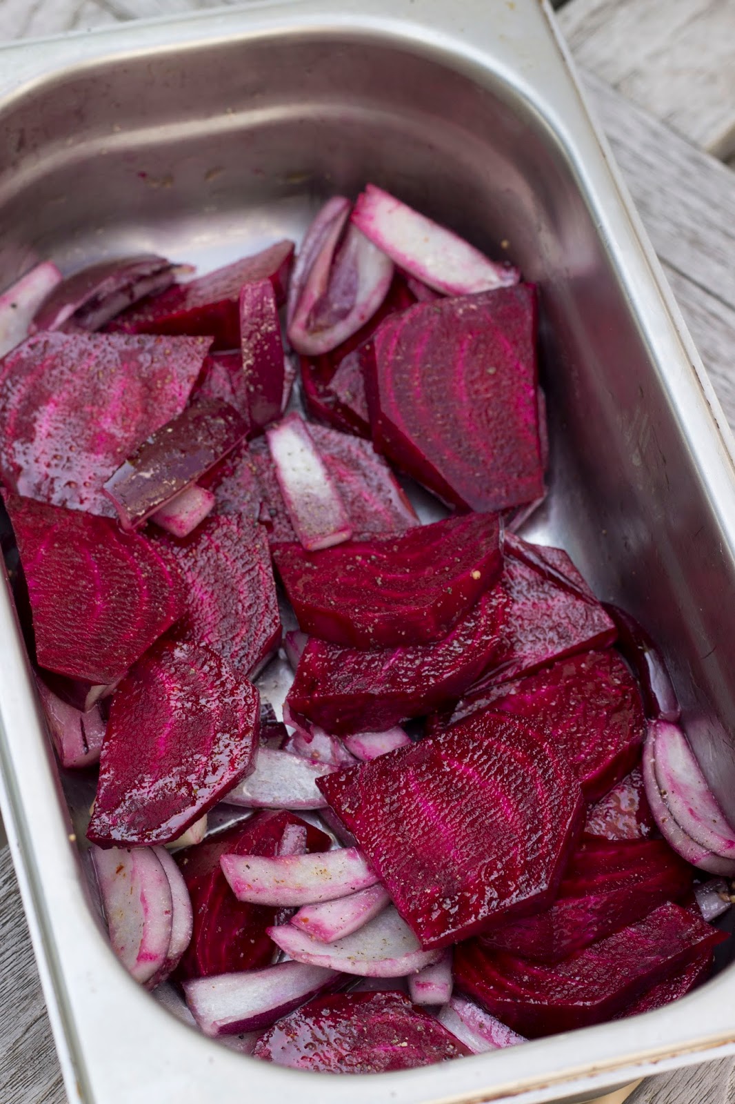 Dishcover: Eend met rode biet en koolrabi