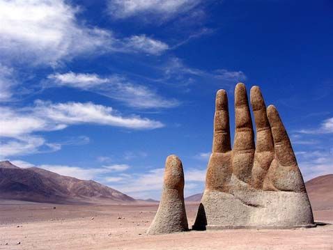 Giant hand of the desert in Chile | TRAVEL THE WORLD