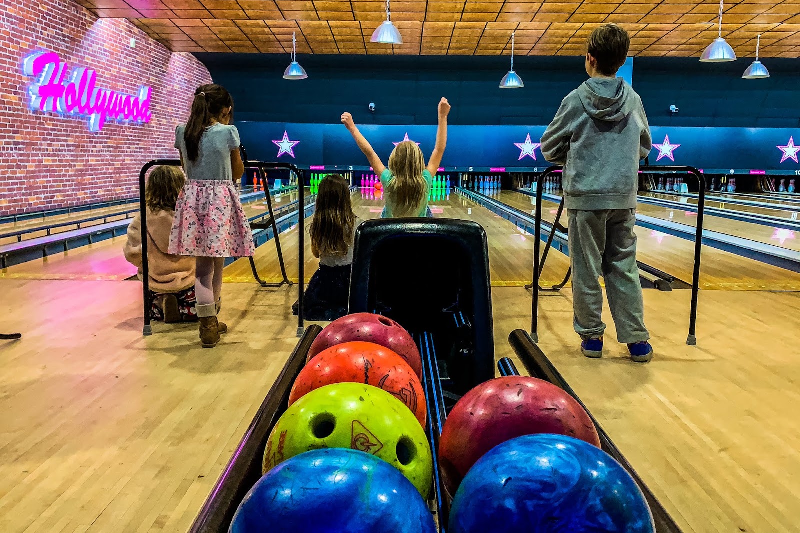 Kid's Bowling Party Review at Hollywood Bowl Dagenham - Counting To Ten