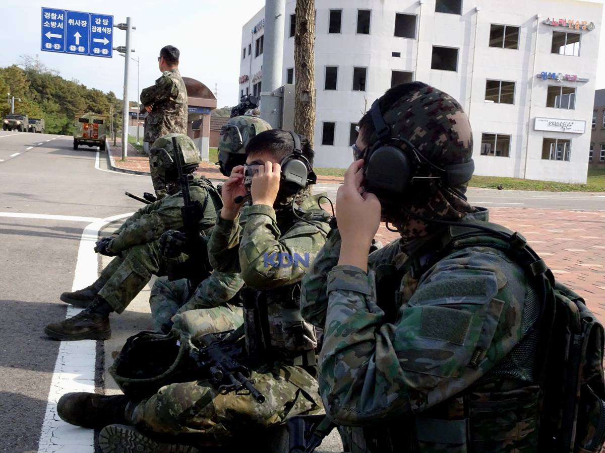 ROK Defense: Warrior Platform showcased by Republic of Korea Army 706th ...