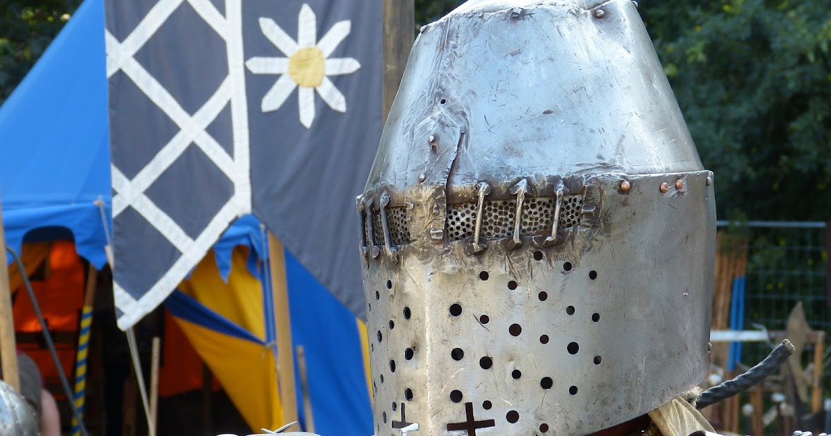 Improved Initiative: What Is Your Character's Everyday Carry? (And What ...